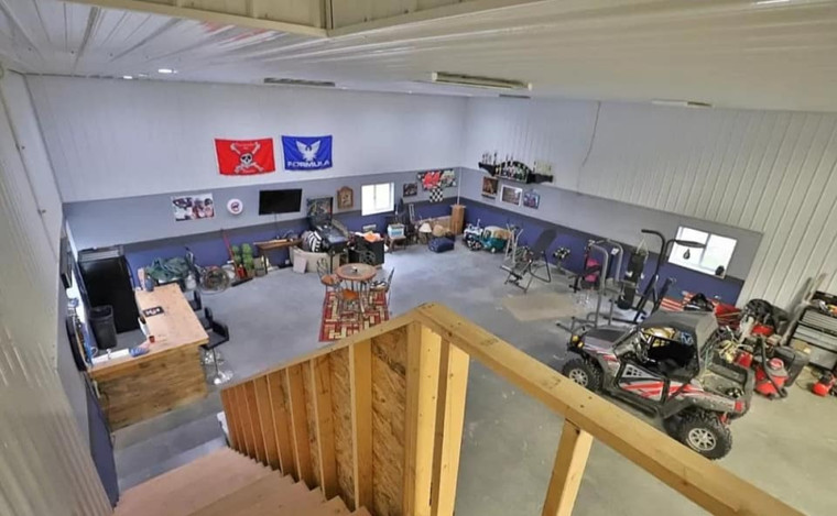Amazing Barndominium With Loft and Massive Shop/Garage Area - Over 20 ...