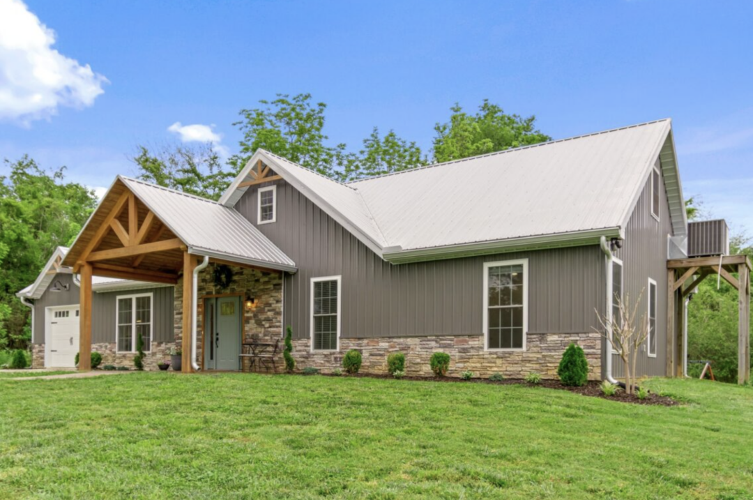 10 Amazing Barndominium Color Combinations