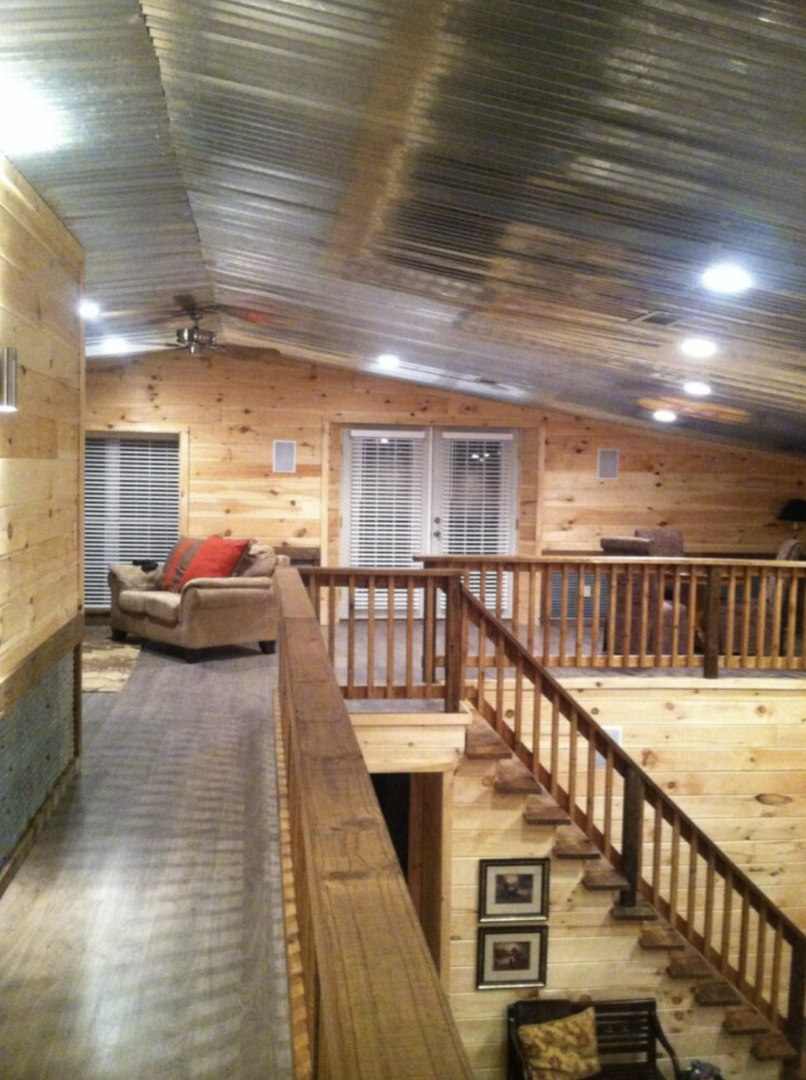 8 Incredible Vaulted Ceiling Barndominium Examples