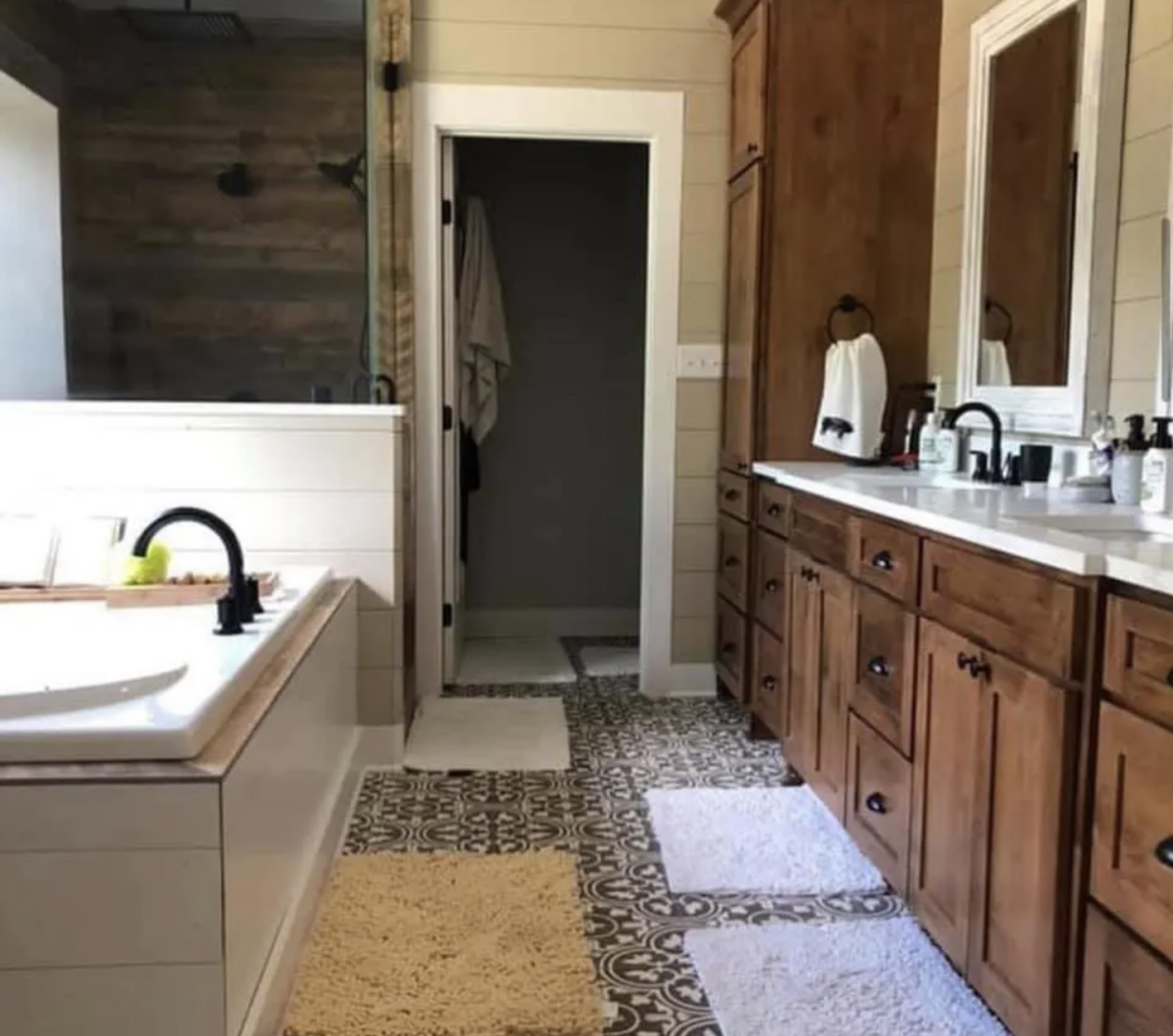 6 Amazing Barndominium Master Bath Examples