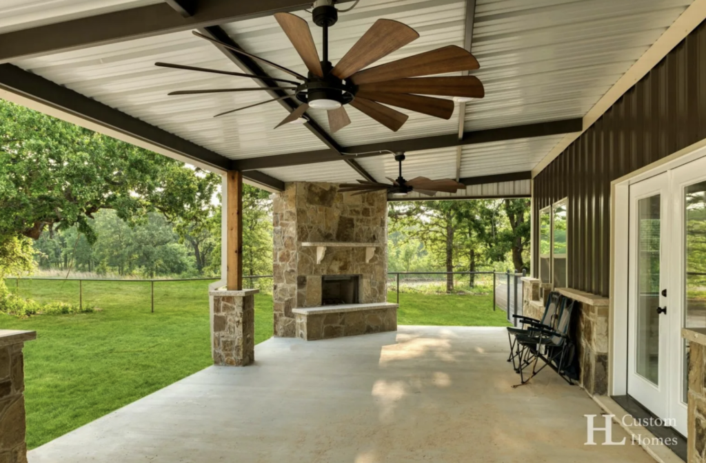 6 Charming Barndominium Back Porch Ideas