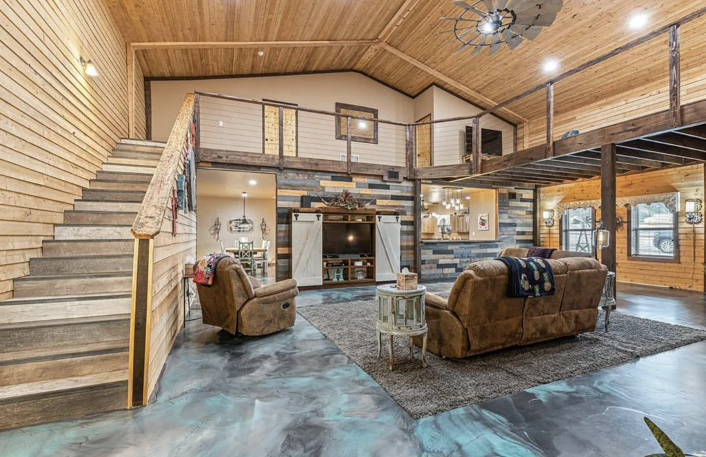 Pros and Cons of a Timber Frame Barndominium