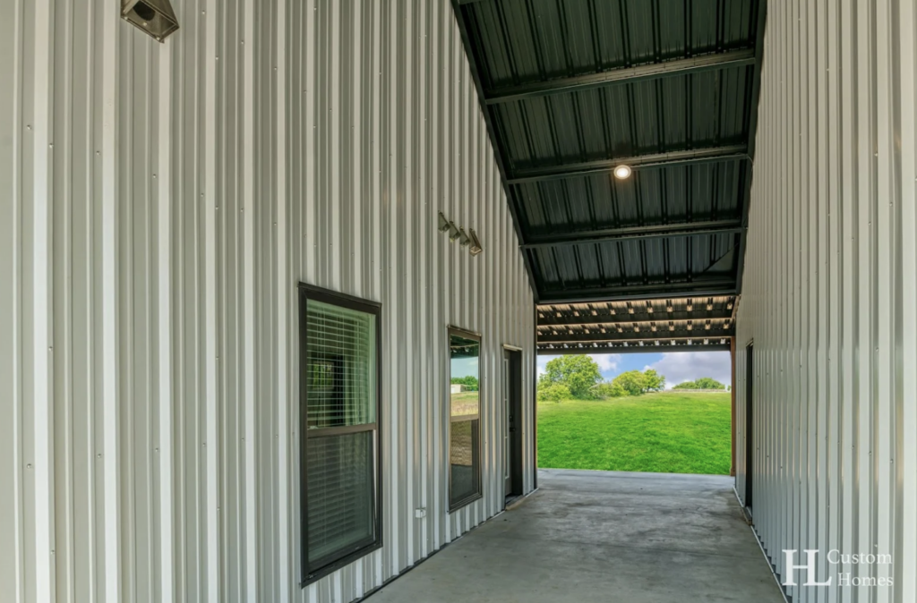 4 Useful Barndominium Breezeway Ideas
