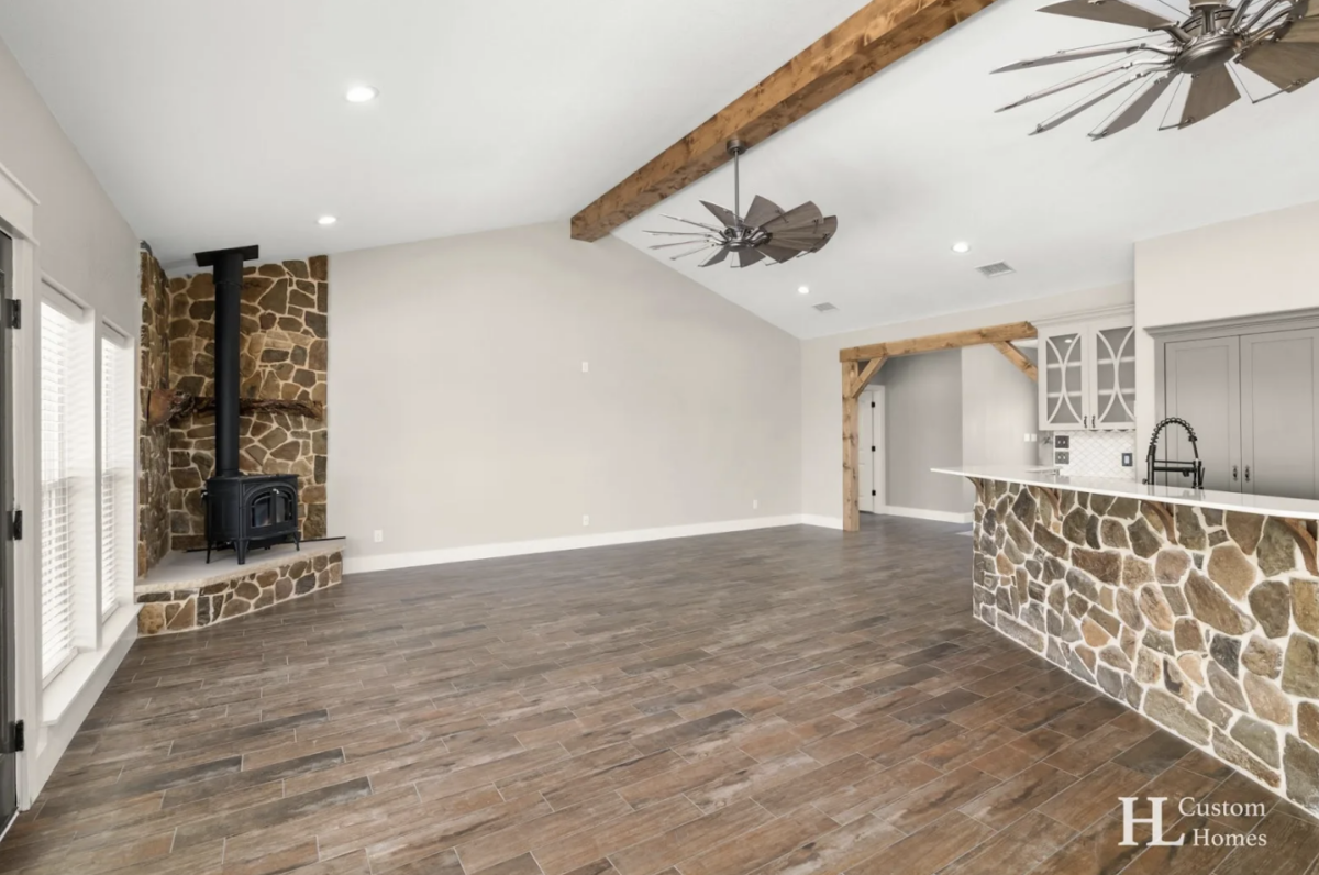 6 Charming Examples of a Barndominium With Stone Accent