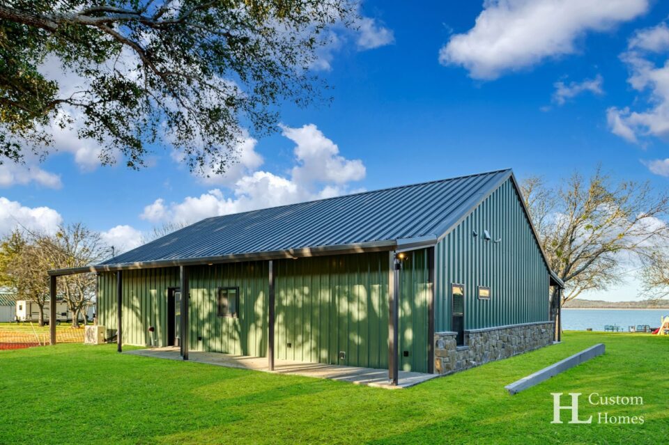 Bridgeport Lake Barndominium by HL Custom Homes
