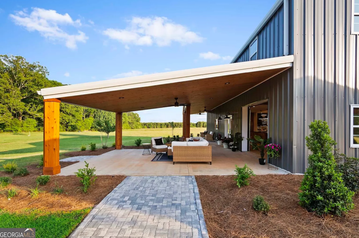 Stunning Georgia Barndominium with Floor Plan by Matt Meeks (Dublin, GA)
