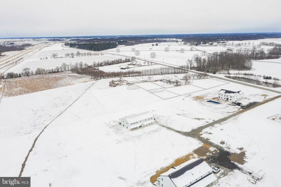 White Delaware Barndominium with an Awesome Great Room