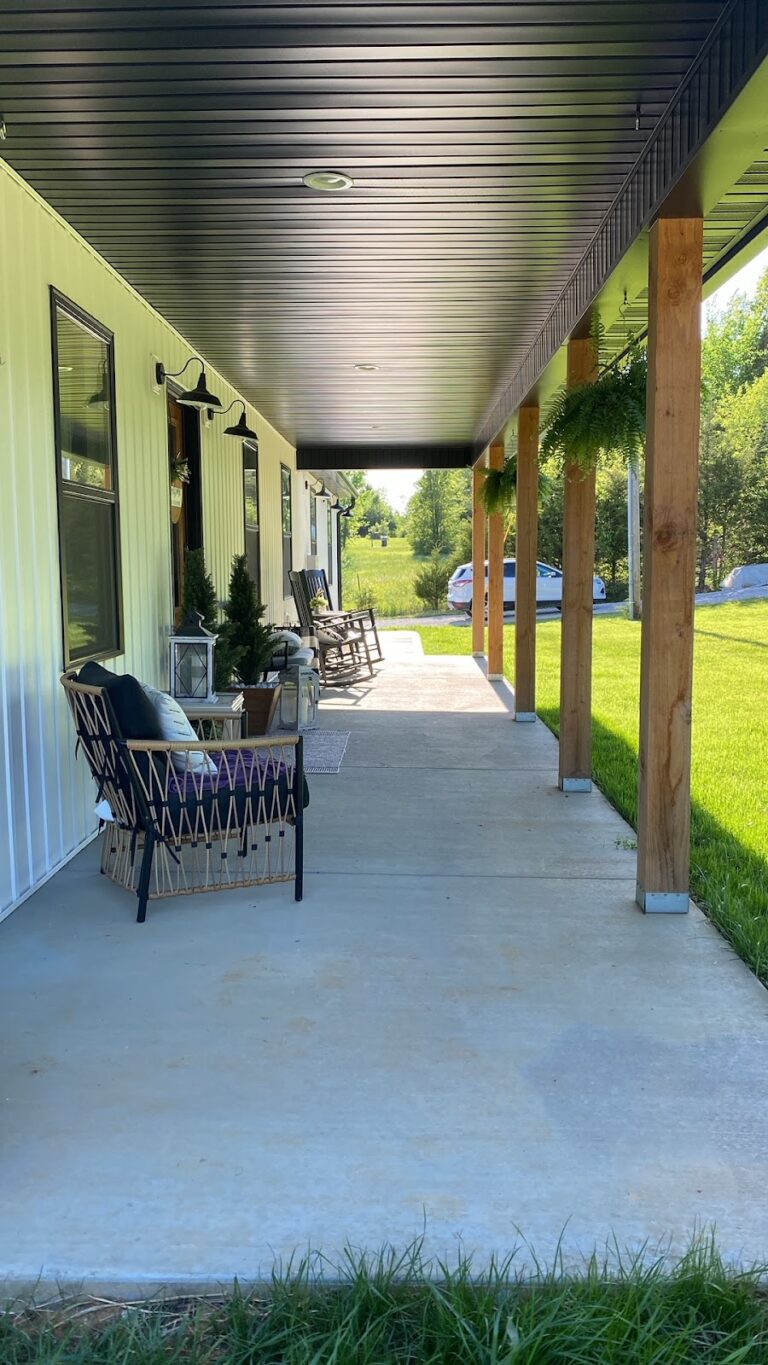 Perfectly Cozy Missouri Barndominium Tour