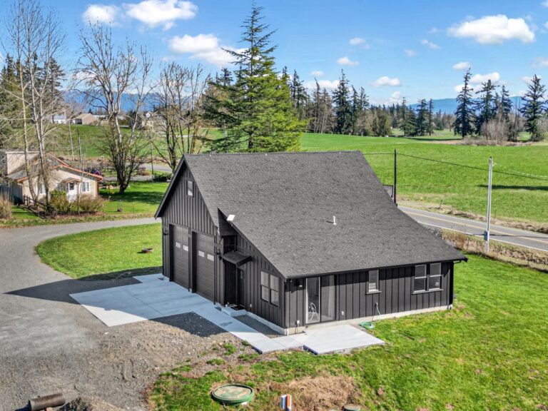 612 Sq Ft, 1 Bed, 1 Bath, 2 Car-Garage Barndominium House Plan 1070-120
